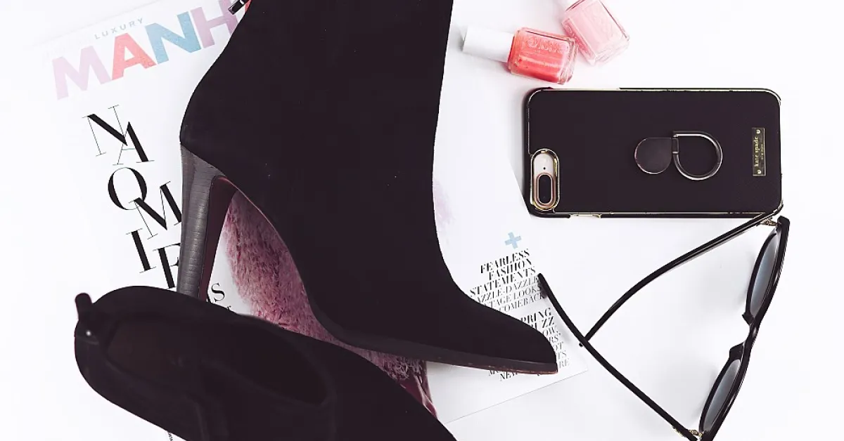 How to style a stoner hoodie for a chic and confident look